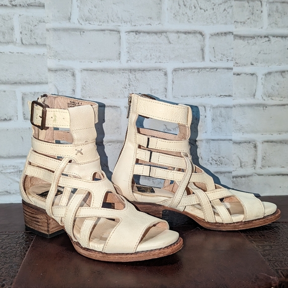 Freebird by Steven | Shoes | Rare Freebird Gazelle White Sandals Size 6 | Poshmark